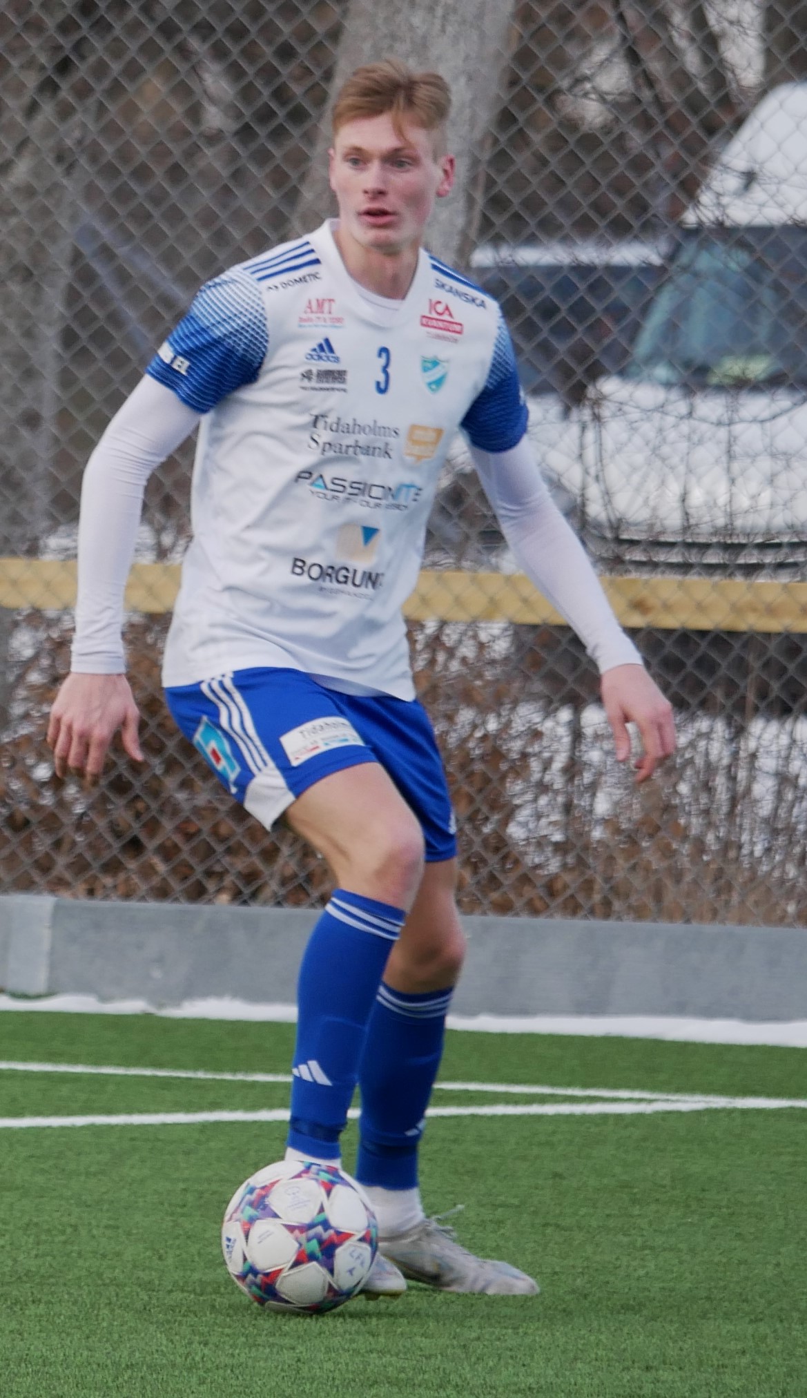 Jonathan Larsson in från IFK Tidaholm - LFK